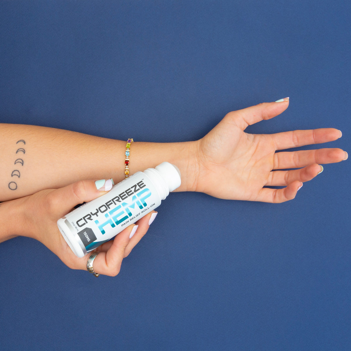 CRYOFREEZE® CBD Roll-On | Omax Health